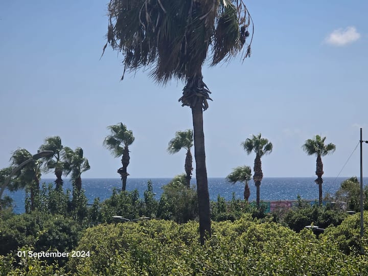 Lux Seafront Central 2 Bed Apt - Limassol