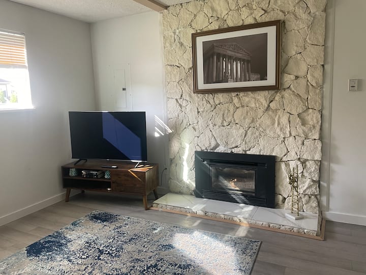 Cozy Suit One Bedroom Full Kitchen - Coquitlam