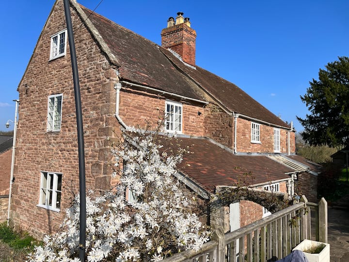 Stunning 17th Century Farmhouse - Ross-on-Wye