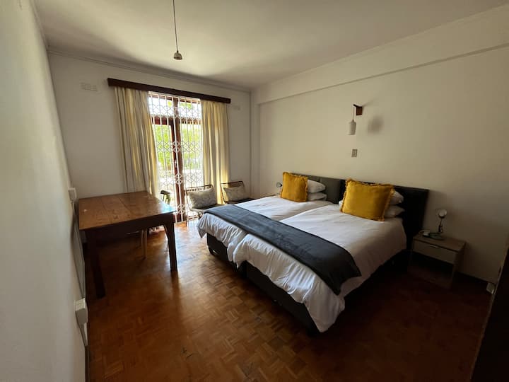 Retro City Center Gem - Stellenbosch