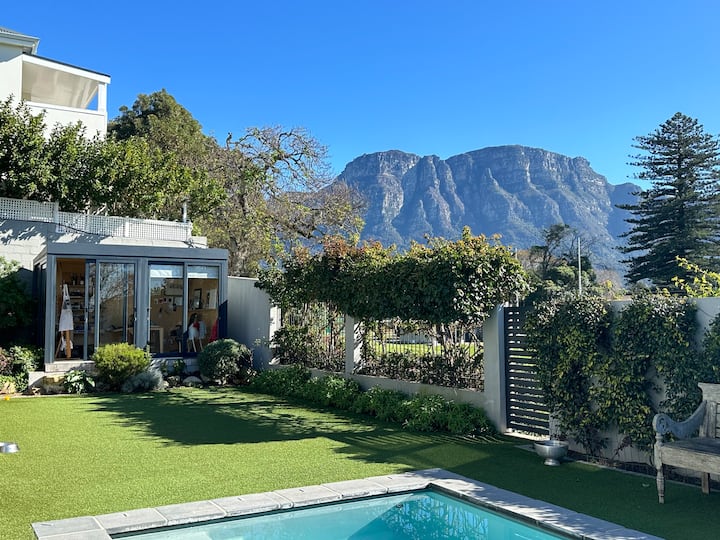 Deluxe Home W/ Soccer Field In Upper Claremnt - Le Cap