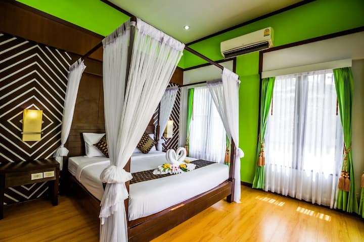 Luxury Bungalow Twin Bed - Ko Phi Phi Don