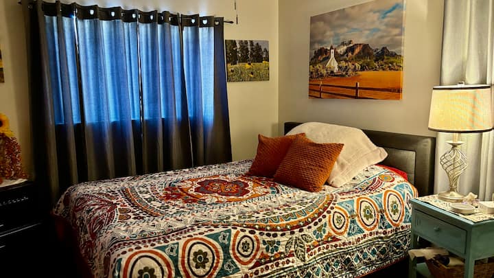 Relaxing Tempe Retreat-your Home Away From Home - Tempe, AZ