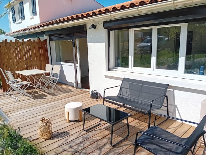 Maison T2, Jardin Et Emplacement Voiture Privé - Saintes