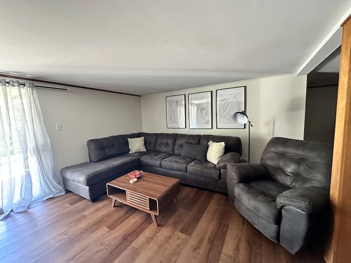Shangri La Basement Suite - Knoxville, TN