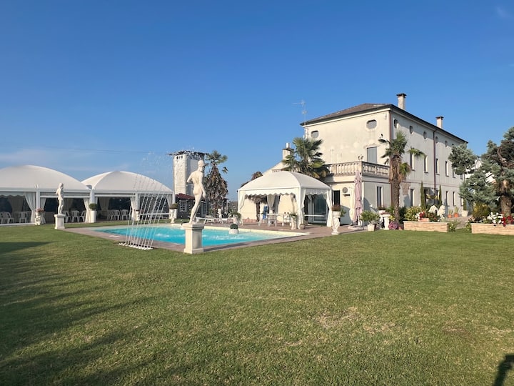 Exclusive Naturale Villa - Pool -  Pet Friendly - Canda