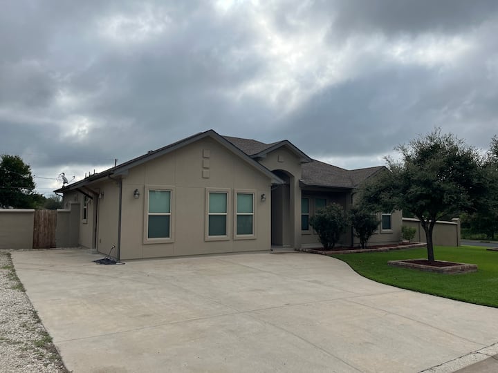 Home In Georgetown - Georgetown, TX