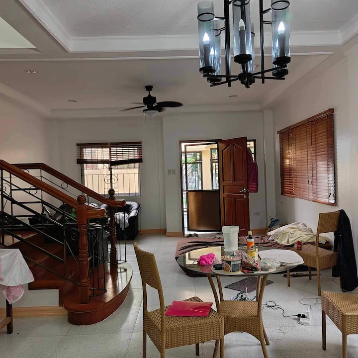 Tonyrona Celebrity Place - Kalibo