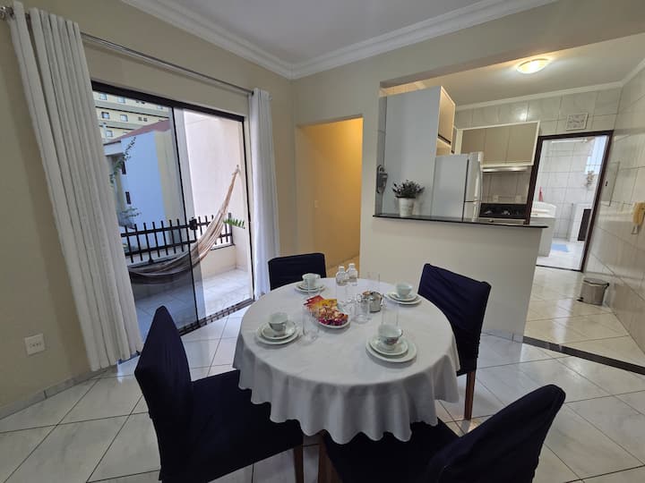 150m Vila Germânica - 2 Quartos - Conforto P/ 6 - Blumenau