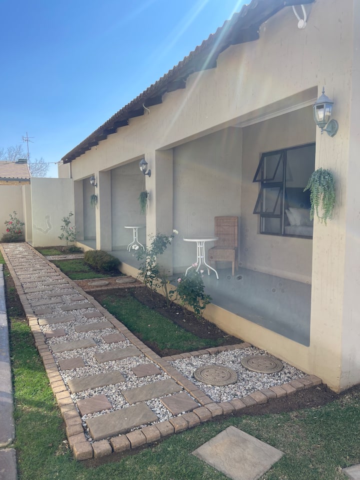 Rose Lane Guesthouse - Vanderbijlpark