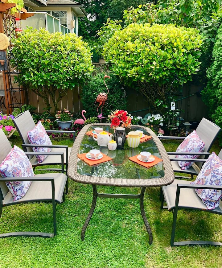 Spacious & Private Suite With Separate Entrance! - Surrey