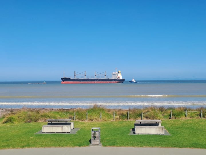 Beach Life - Easy Going - Gisborne