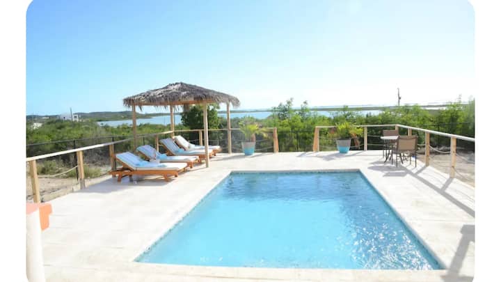 Ocean Seacret Views/gated & Pool - Turks and Caicos Islands