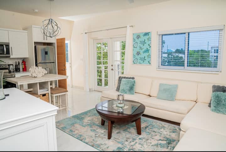 Ocean Seacret Views/gated & Pool - Turks and Caicos Islands