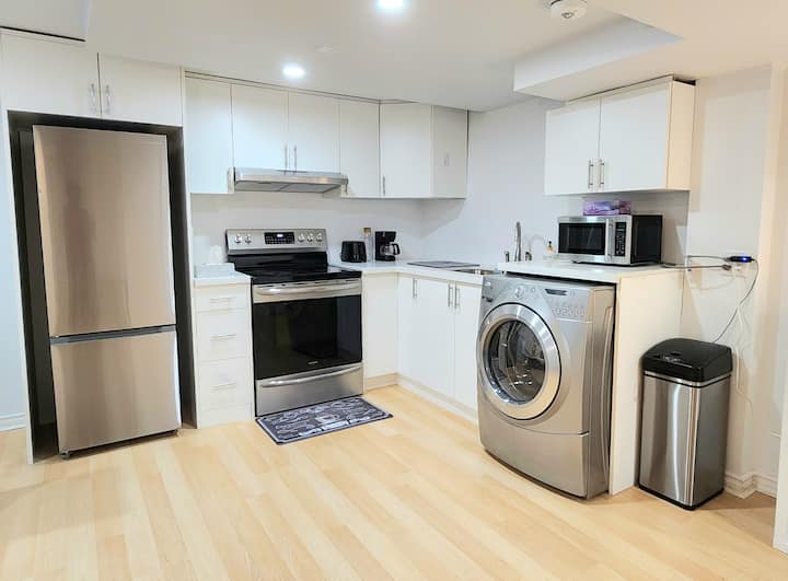 2 Bedrooms, Free Parking, Long Term Stay Only! - Grimsby