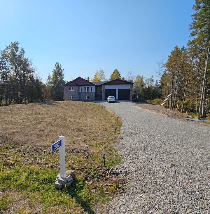 2 Bed 1 Bath 1 Kitchen Lower Unit. - Carleton Place