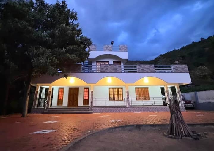 Villa Paz: Where Mist Awaits - Marayoor