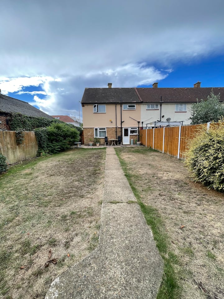 Lovely And Comfortable House - Romford