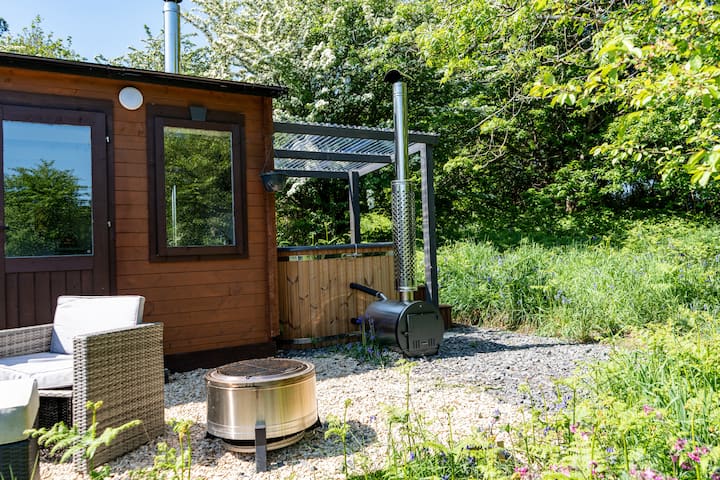 The 'Daffodil' Cabin & Glamping - Tenby
