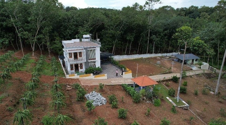 Bk Farmhouse Homestay - Neyyattinkara