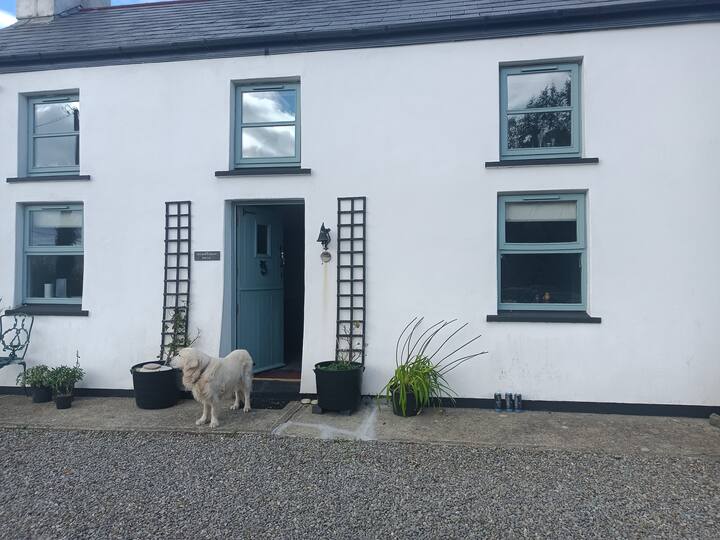 Beautiful Renovated Farmhouse - Bantry