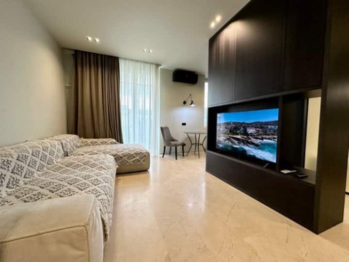 Modern Apartment In The Center - Moldavia