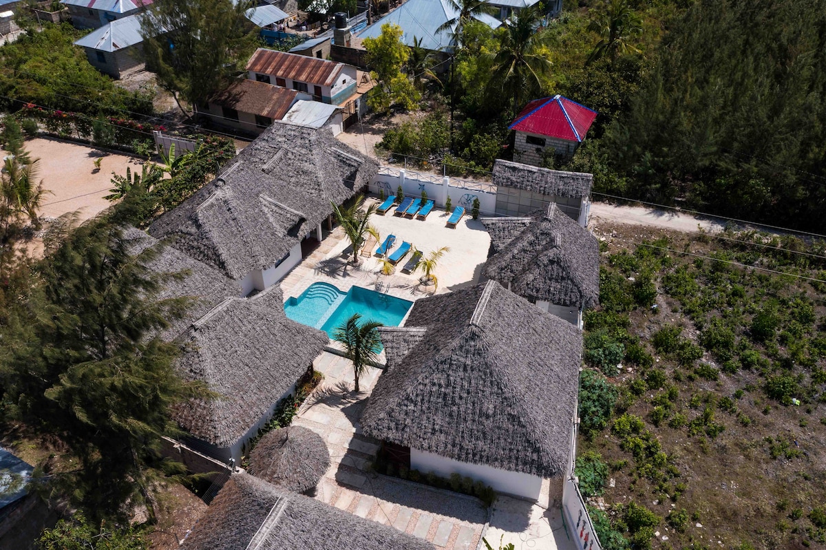 Amilsha Bungalow Jambiani - Double Room - Guest houses for Rent in ...