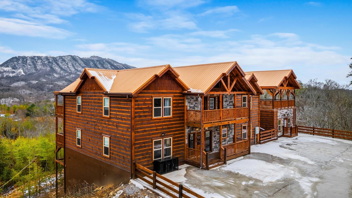 Best Area Views-Games/HotTub/Private Pool/PuttPutt - Cabins for Rent in ...