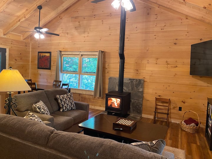 Log Cabin, Trout Stream In Wooded Setting - Cleveland, GA