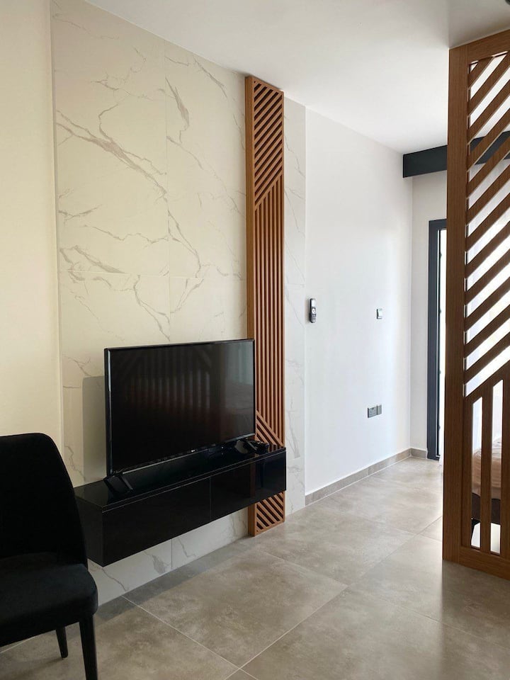 Commodus Floor 8 - Norte de Chipre