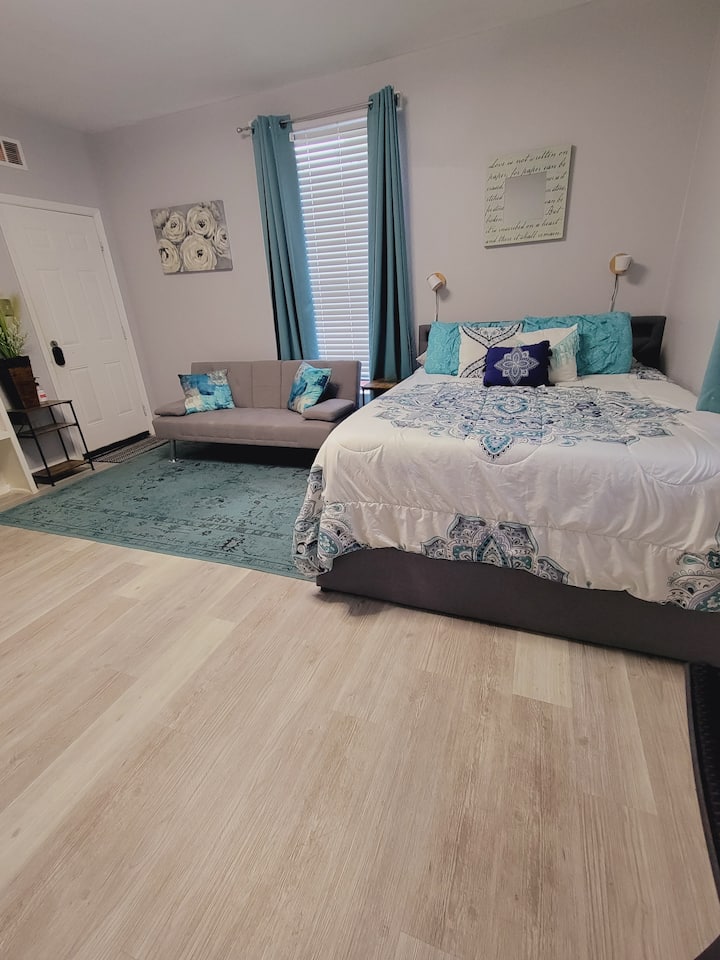 Charming Apt Near Twu/ Unt - Denton, TX
