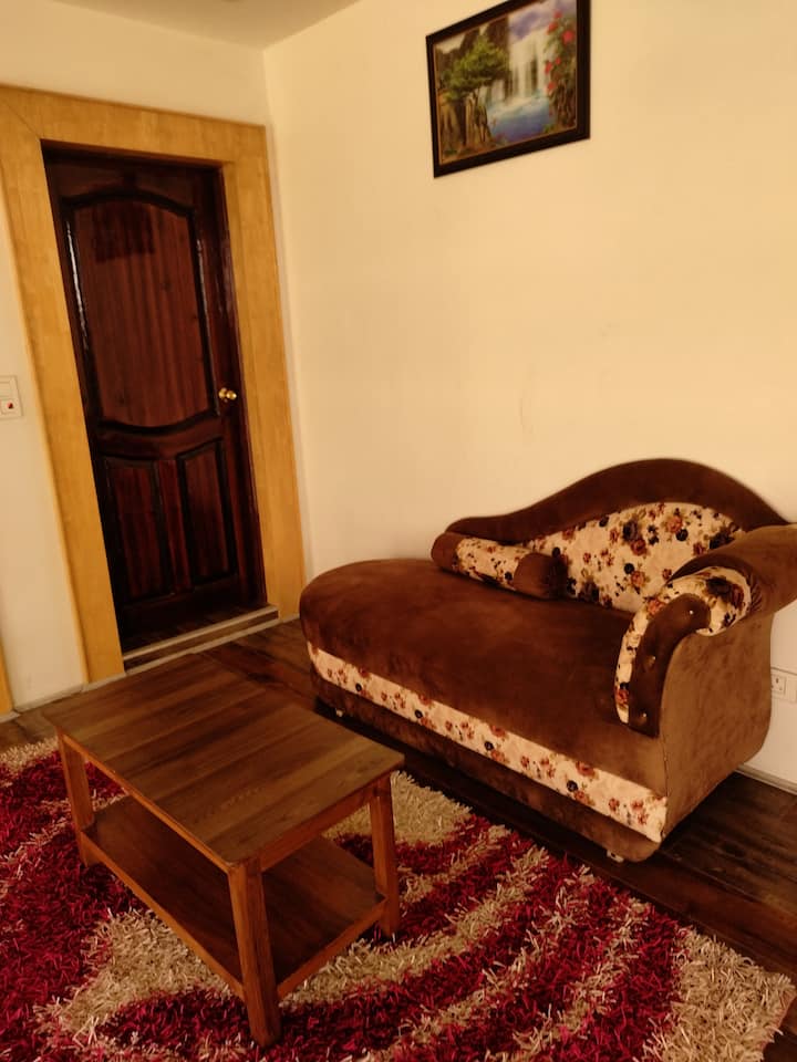Comfort Zone: 2 Cozy Rooms With  Kitchen - Srinagar