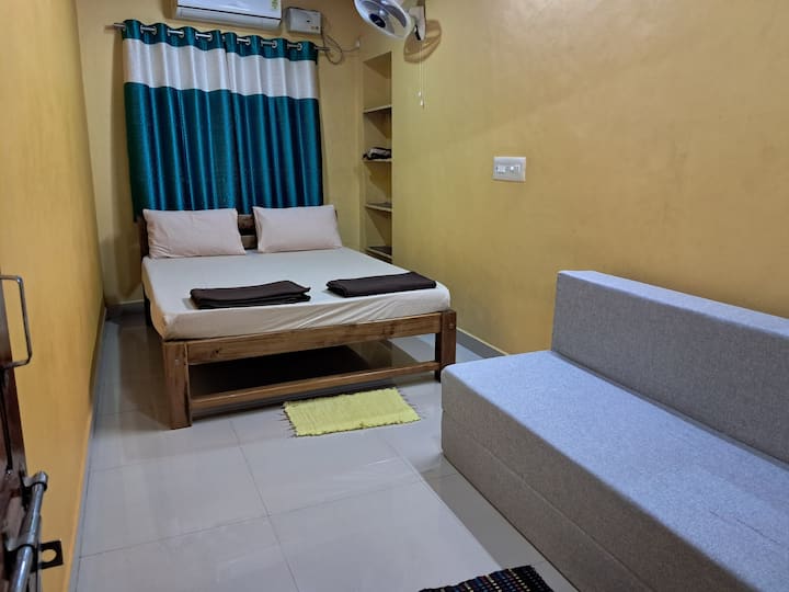 Budget House Near Gokarn
Aadwika Home Stay - Ankola