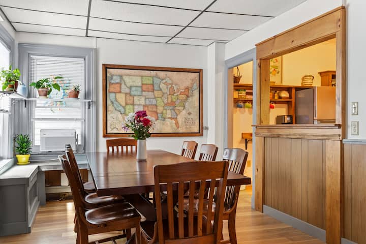 Historical Bohemian Gem 
 ~ 1/2 Mile To Downtown - バーリントン, VT