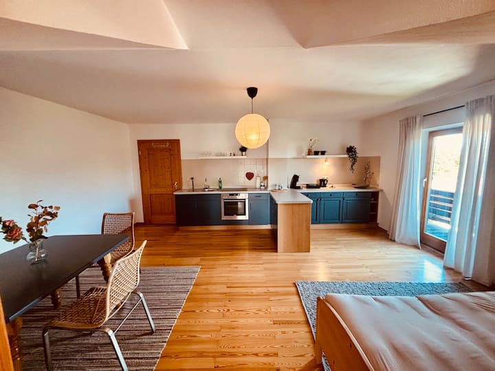 Sonnige, Neu Renovierte Wohnung In Oberbayern - Sauerlach