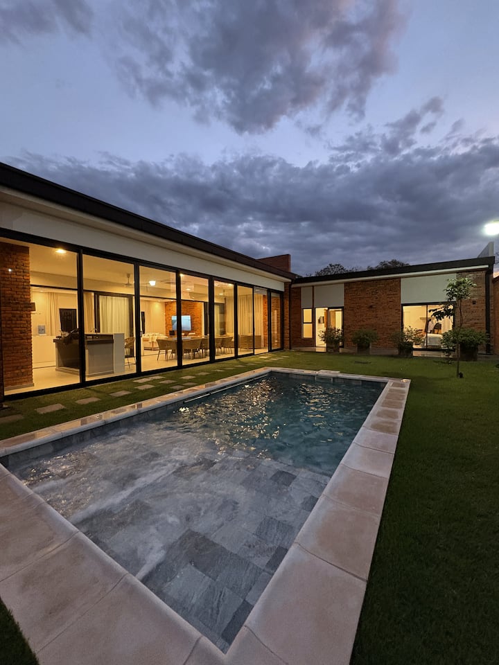 "Las Orquídeas" San Bernandino - Paraguay