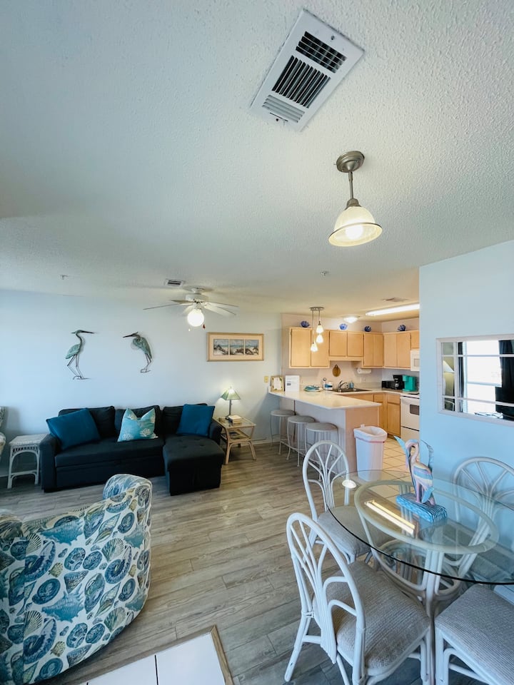 Comfy 1 Bedroom With Pool At Sunset Harbor Condos - Florida