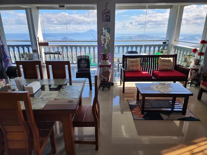Tagaytay Getaway 4 - Breathtaking Taal Lake Views - Talisay