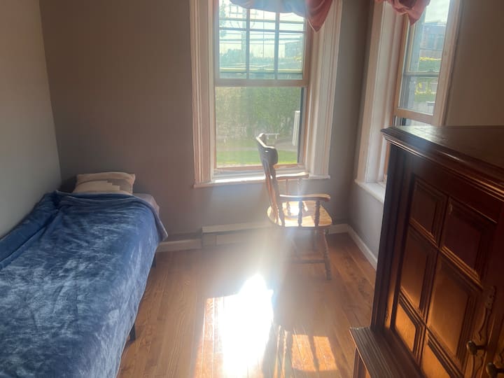 Nice Room In Downtown Albany - Albany, NY