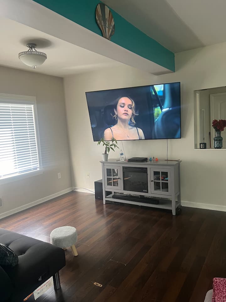 Quiet Guest Room With House Access - Farmington Hills, MI