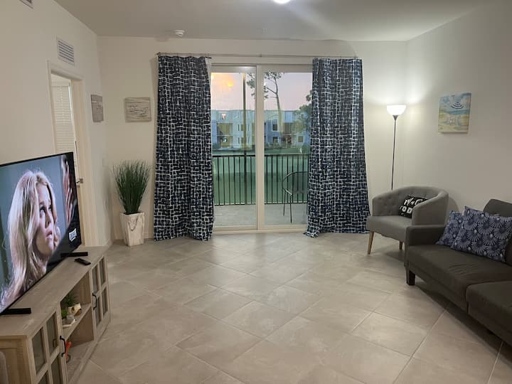 Luxury Golf Condo Lehigh 2bd/2b - Lehigh Acres, FL