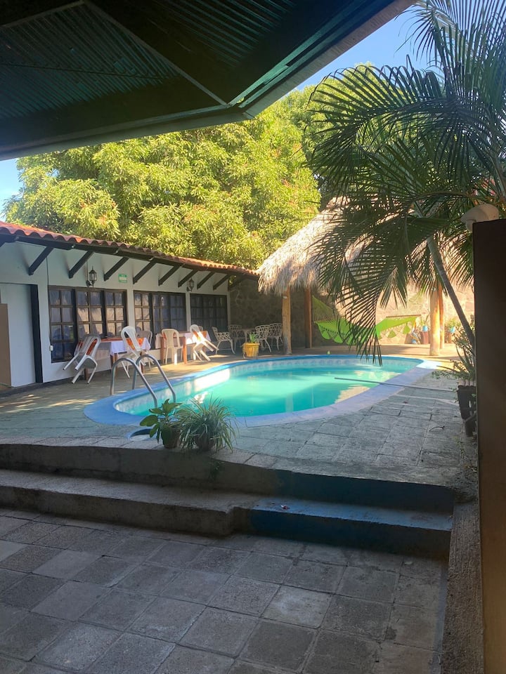 Private Cabin For 5 - Managua
