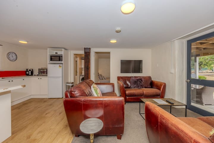 Cosy 2bed With  Laundry, 5 Mins Drive To Tree - Wanaka
