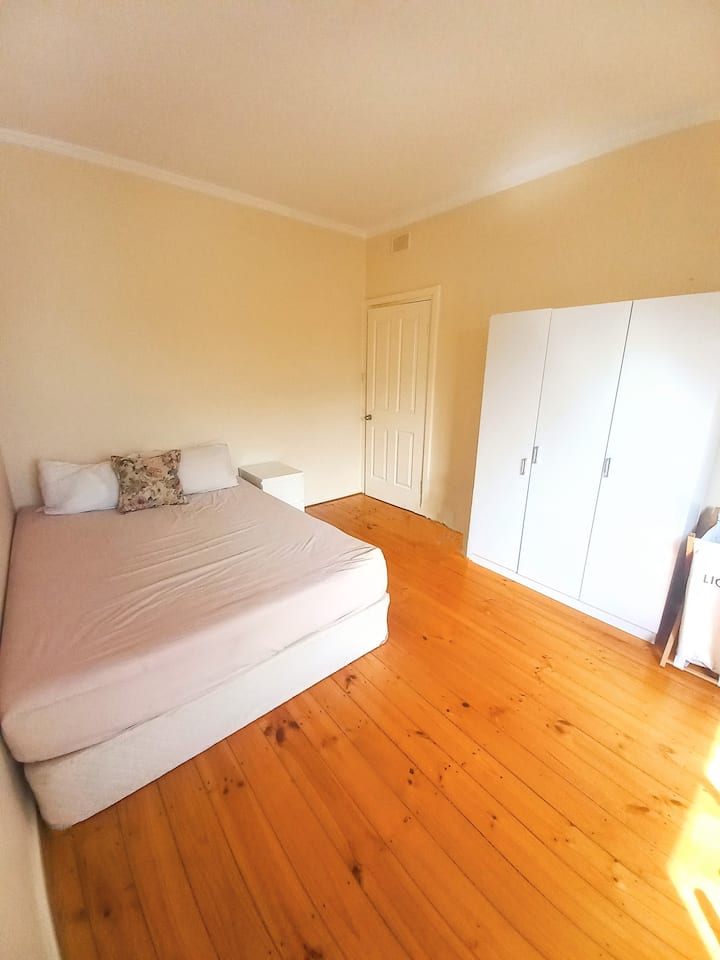 Cushy Room In Findon - Midway To City Or Beach - Adelaide