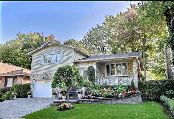 Classical House - Brossard