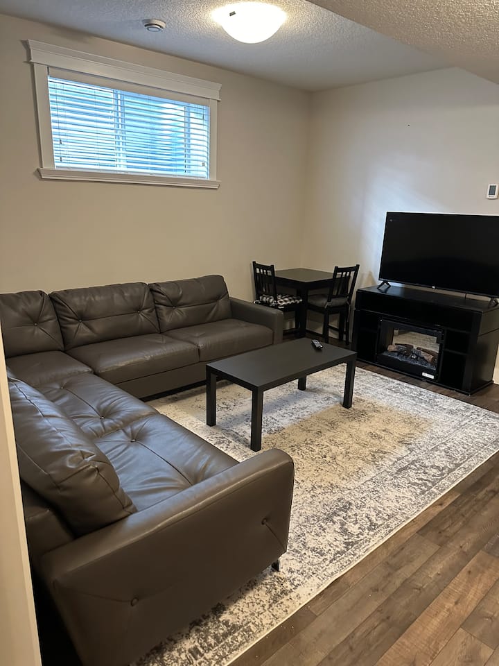 2 Bedroom Legal Suite In Parsons - Fort McMurray