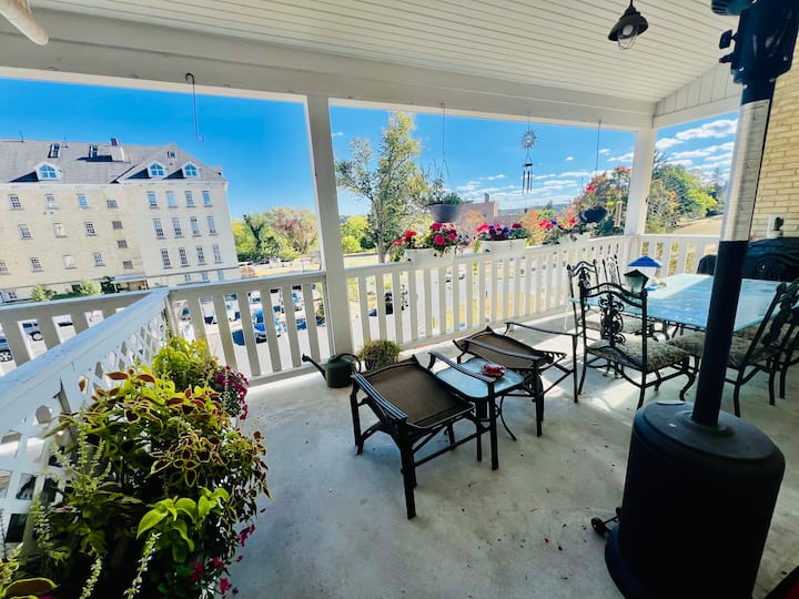 Travel Nurse Housing Close To Munson! - Traverse City, MI