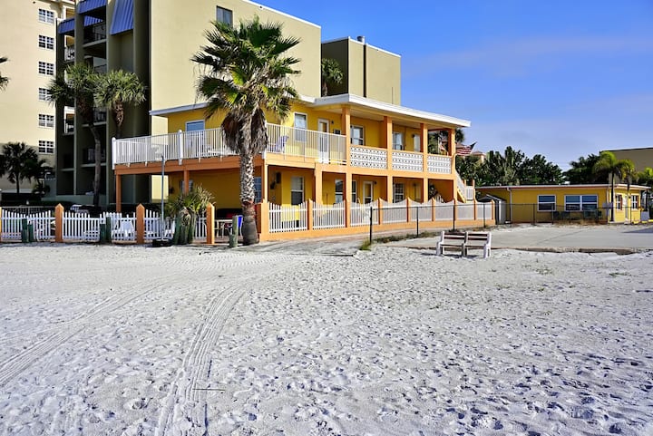 Beachfront Cottage # 3 - Redington Shores, FL