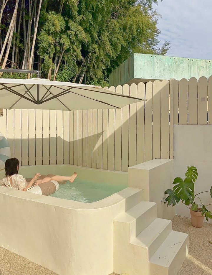 •창원시 진해• 군항제 숙소 야외자쿠지 / 바베큐공간 / 깨끗한 단독주택 / 올 리모델링 - 양덕동