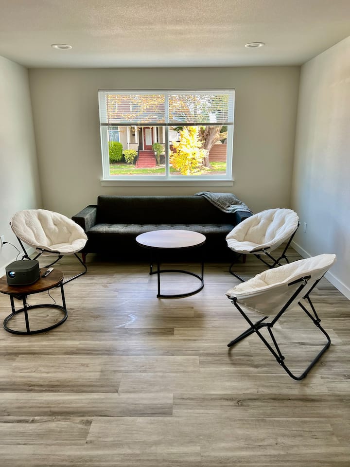 Walk To Tacoma Dome; A/c+free Parking | Top Dining - Fife, WA